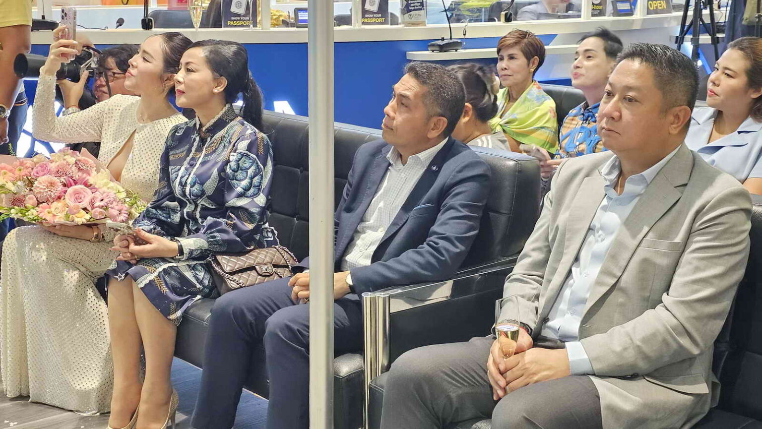 เปิดเคาน์เตอร์ “Lion Currency Exchange” สาขาใหม่ ณ ศูนย์การค้าเซ็นทรัล ...